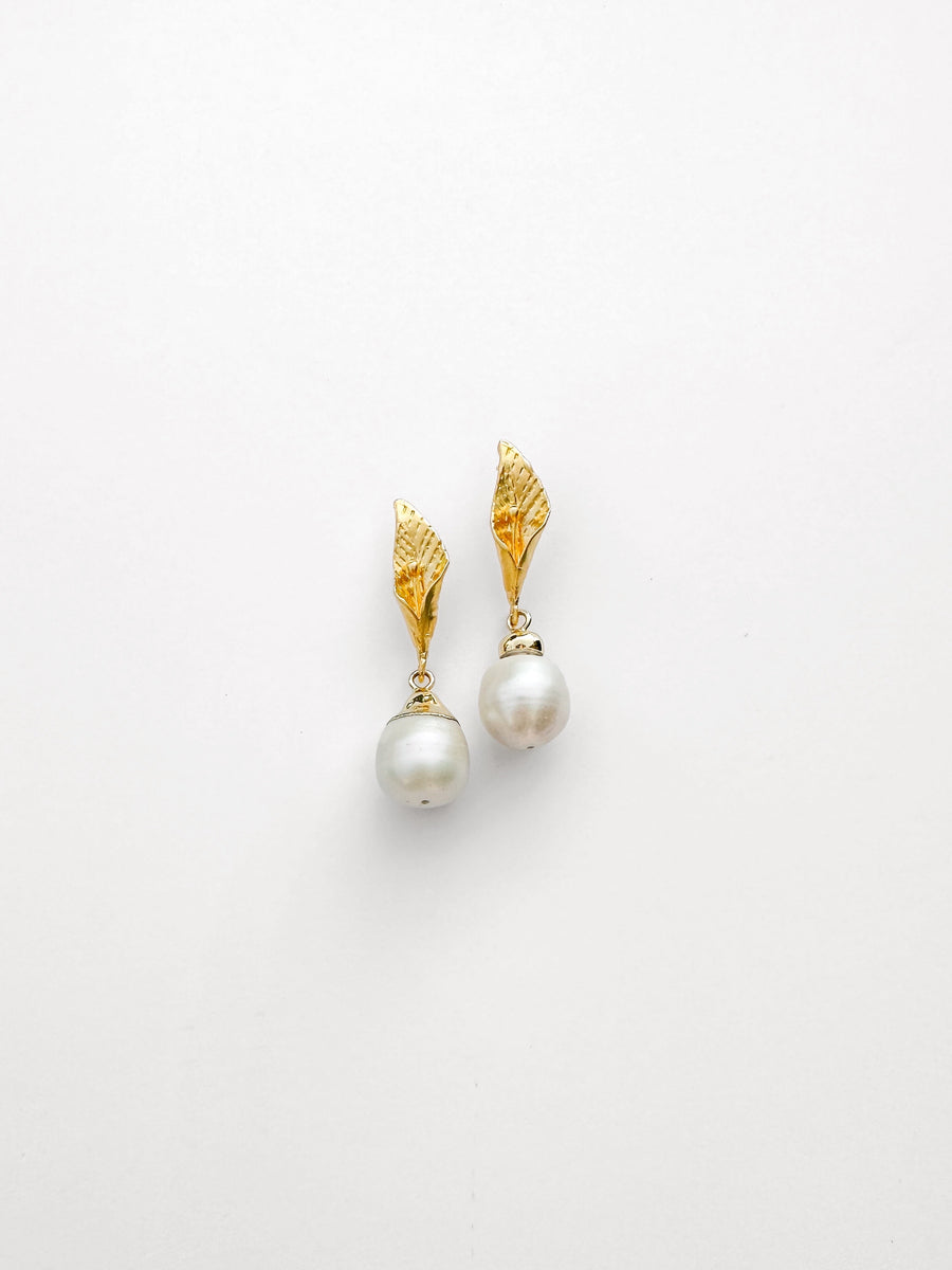 Calla Lily Pearl Drop Vivian Drew